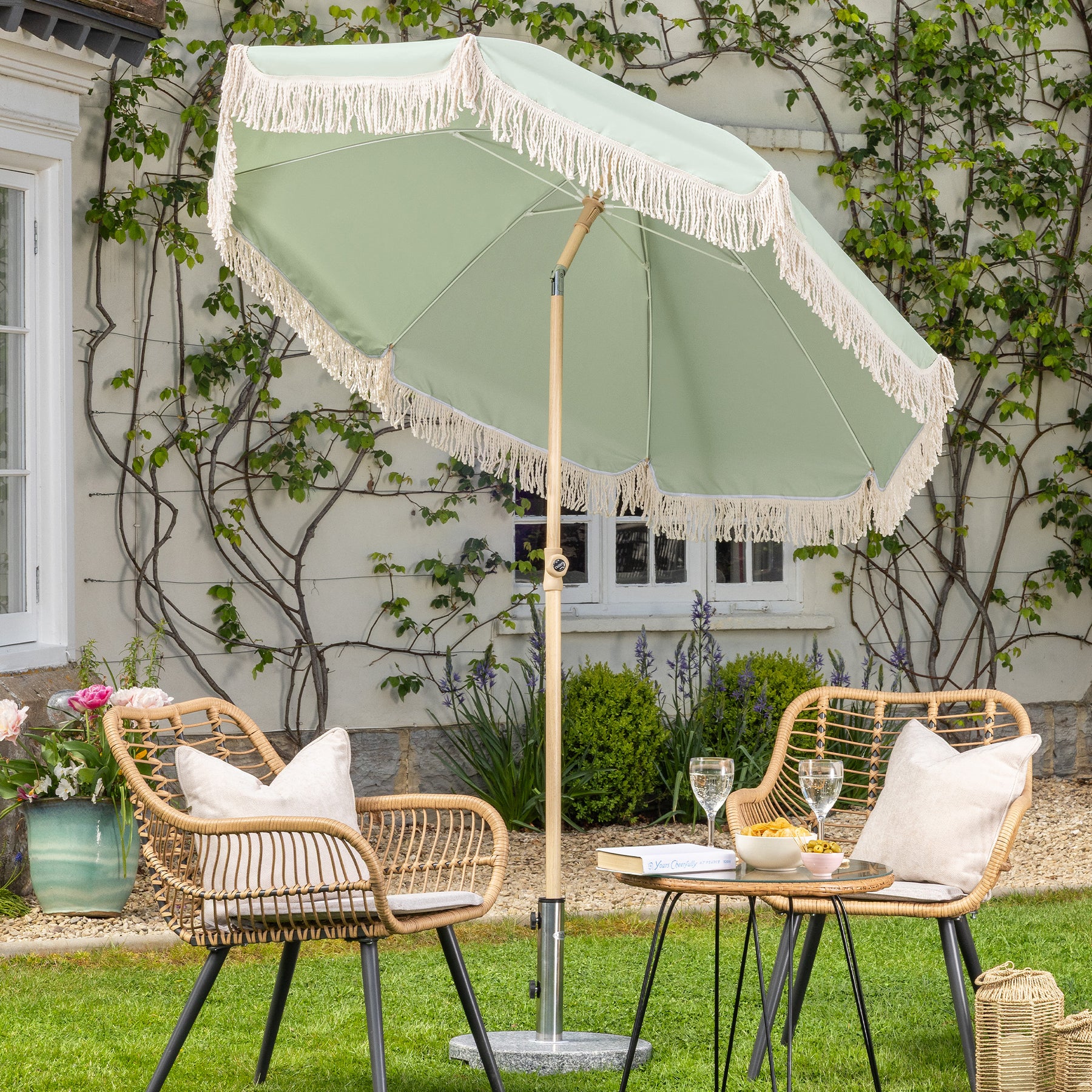 Portable Tassel Parasol with Tilt – 2m | Christow